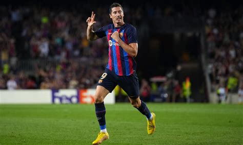 Robert Lewandowski Breaks Benzema S Champions League Scoring Record Barca Universal