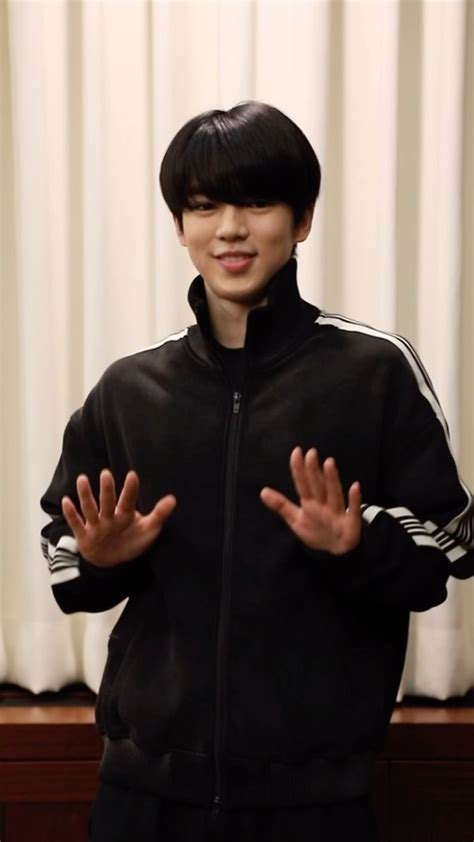 Sports Ku 어디에서도 볼 수 없었던 오직 Sports Ku에서만 볼 수 있는 대한민국 피겨스케이팅 국가대표 🤴피겨 프린스🤴차준환 선수의 왑 챌린지🤘🎸