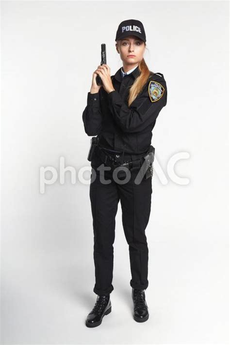 銃を構える警察官5 No 2116374｜写真素材なら「写真ac」無料（フリー）ダウンロードok