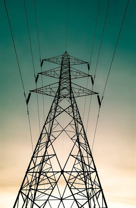 China Leads Global Renewables Race