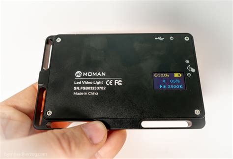 Moman MAGNETIC On-Camera 📸 Photo/Video Light 💡 Review/Tutorial (ML3-D ...