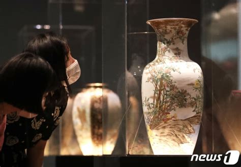 사진 아름다운 조선 왕실 도자기 머니s