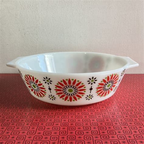 Jaj Pyrex Iris Casserole Retrospectro