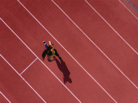 Federação Internacional De Atletismo Proíbe Mulheres Trans De Competir