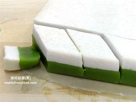 Kuih Talam Pandan Pandan Tray Cake