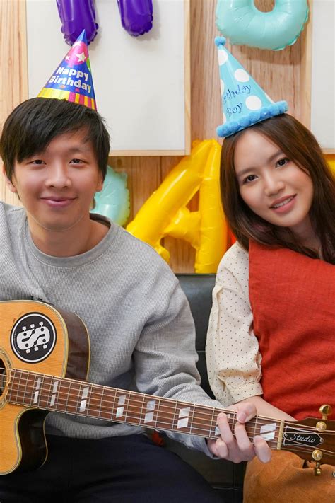 文慧如公開音樂製作人男友戀情，「謝謝你的力量，讓我一直想要變得更好、變得更快樂！」 Vogue Taiwan