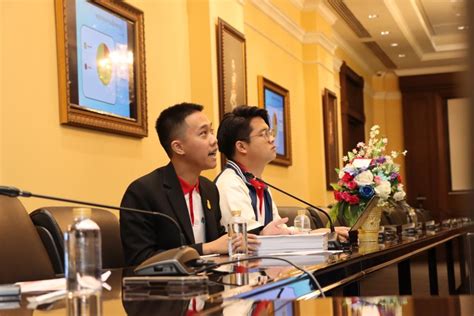 สถาบันยุวทัศน์ ฯ แสดงความยินดี ดร สิริพงศ์ อังคสกุลเกียรติ ผู้ช่วย