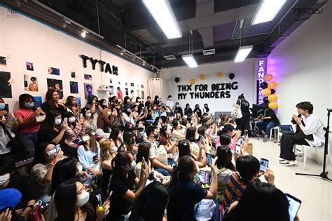 กรี๊ดสิครับ กรี๊ดเลย ศิลปินจัดคาเฟ่ให้แฟนคลับมีอยู่จริง “ไทแทน” ฉลอง
