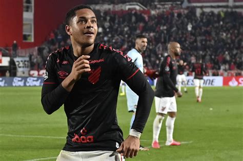 Vitor Roque Representatives Hold Meeting With Manchester United