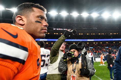 Report Steelers Have Interest In Signing Russell Wilson The Spun