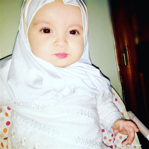 Premium Photo Close Up Of Cute Girl In Hijab