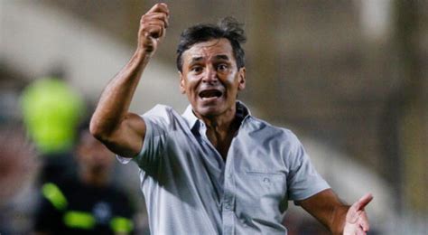 Universitario Fabián Bustos tendrá importante refuerzo en el plantel