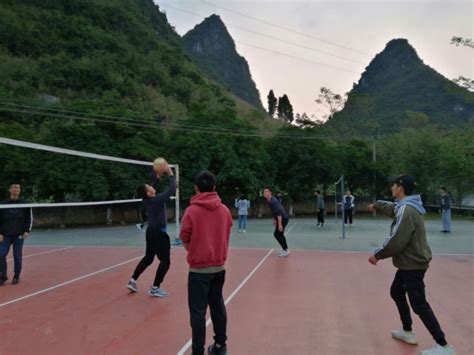 以梦为马不负韶华体育学院组织开展学生晨练活动 河池学院 体育学院