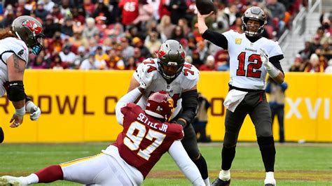 Nfl Week 13 Best Prop Bets Tom Brady Tyreek Hill And More