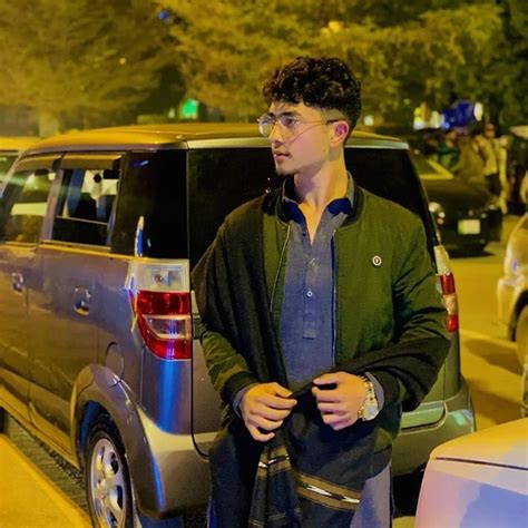 Saim Khan Heyyy Saim • Instagram Photos And Videos