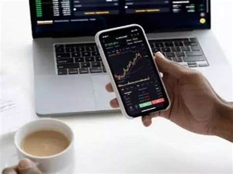 10 Mid And Smallcap Stocks With High Analyst Ratings That Can Deliver Up