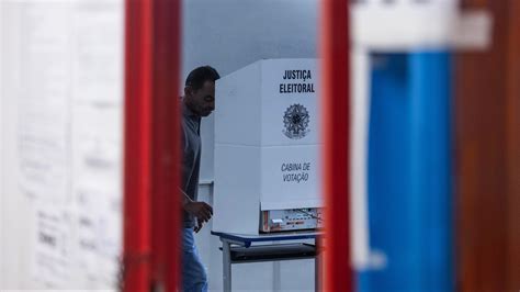 Ministerio De Defensa No Ve Indicios De Fraude En Elecciones De Brasil
