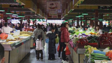 江西金溪：市场货丰价稳 购销两旺供应年货销量