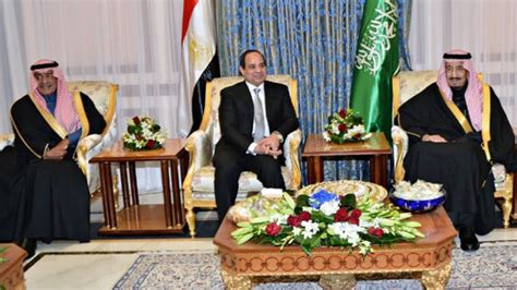 بالصور السيسي بزيارة مفاجئة لتفقد صحة العاهل السعودي ومسؤول مصري