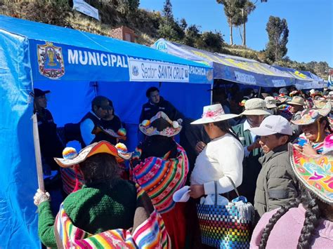 DTCR entrega títulos de propiedad rural en Capachica LA DECANA RADIO JULIACA
