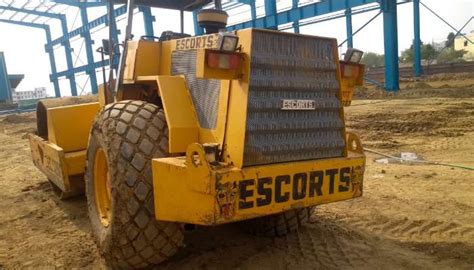Uttar Pradesh On Rental Jcb Transit Mixer Crane Hydra Dumper