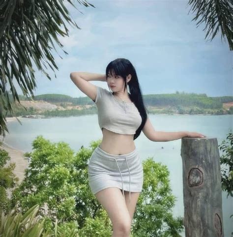 ဦးလေးကြီးကိုသွားမစနဲ့တယ်ကယ်လုပ့်မဲ့ရုပ်ကြီး🤣🤣🤣 Sg Entertainment