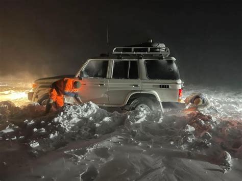 Автомашинуудыг татан гаргаж 20 гаруй иргэний аюулгүй байдлыг хангажээ