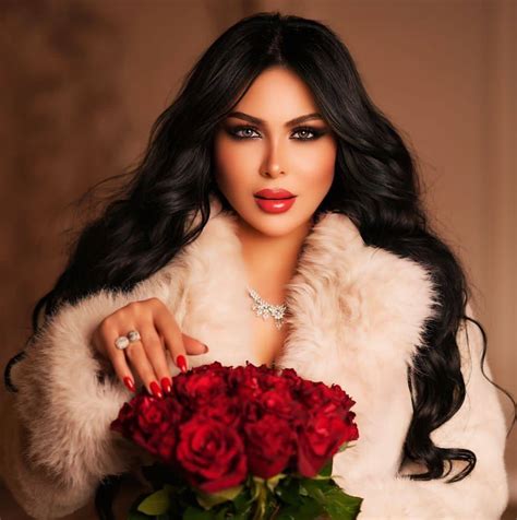 نجمات الرياضة والفن والإعلام