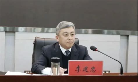 党校培训期间，唐山一副市长在宿舍喝酒