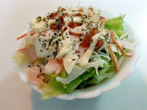レタス・千切り野菜・サラダチキン・チーズのサラダ レシピ・作り方 By ぷ〜みぃまま♪ 楽天レシピ