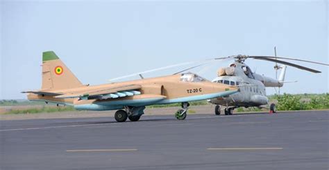 ¡del Tipo Sukhoi Su 25 Dos Muertos Y Diez Heridos Al Estrellarse Un