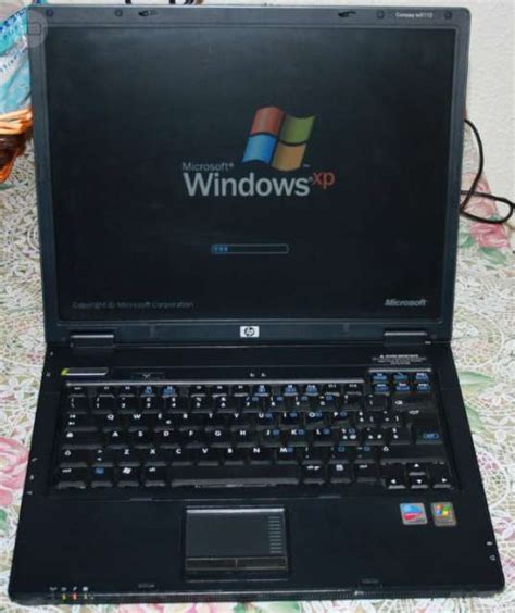 Silla Noveno Silencio Ordenador Portatil Hp Antiguo Disfrazado