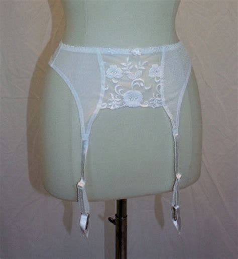 White Lace Garter Belt Embroiered Vintage Retro Sexy By Retromomo
