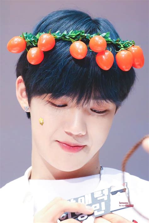 ปักพินโดย 레몬베베🌙🐝lemonbebe ใน Youngmin 임 영민 Ab6ix