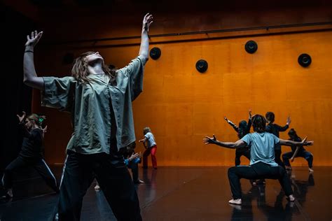Chunky Move Morning Classes Frame A Biennial Of Dance