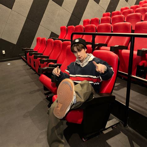 Younite On Twitter Moviedate🖤💘 스티브 Steve