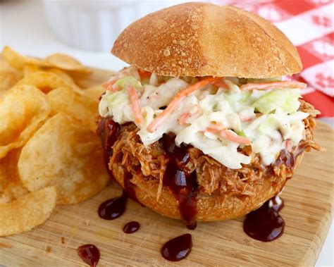 Shredded Bbq Chicken Sandwiches The Lindsay Ann