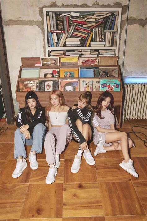 BLACKPINK 全员合照 高清图片堆糖美图壁纸兴趣社区
