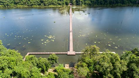 New Bridge Sees Visitors Flocking To Neak Poan Temple Phnom Penh Post
