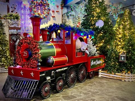IL REGNO DI BABBO NATALE SULLE COLLINE DI VETRALLA VITERBO Occhio