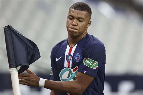 PSG entorse de la cheville droite pour Kylian Mbappé incertain pour