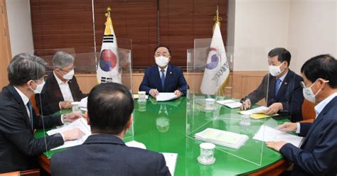 코로나 재확산에 고용상황 엄중일자리 안정·창출 노력