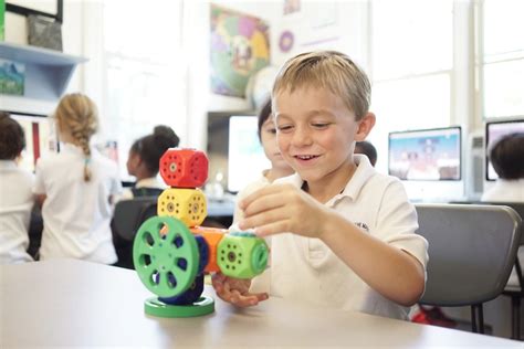 Robo Wunderkind Uses Ios Connectivity And Lego Like Blocks To Teach
