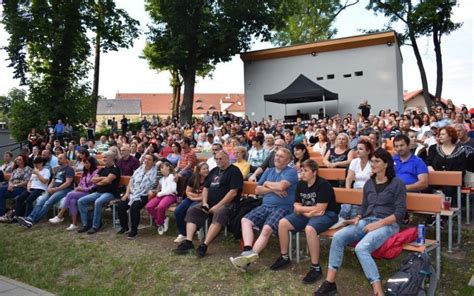 Fotogalerie Čechomor roztančil letní kino v Klášterci nad Ohří OHŘE MEDIA