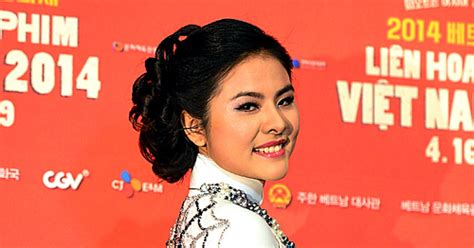 스파이더맨 드레스 입은 홍보대사 번짱