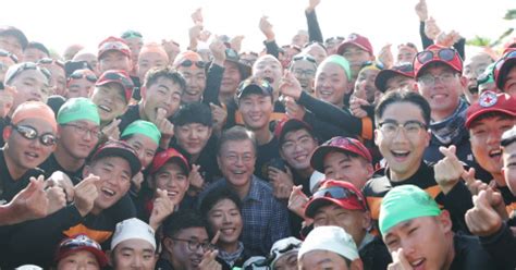문 대통령 휴가 끝 오늘 복귀북핵·사드·원전 밀린 숙제 산더미