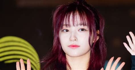 사진 유니스 방윤하가녀린 개미허리