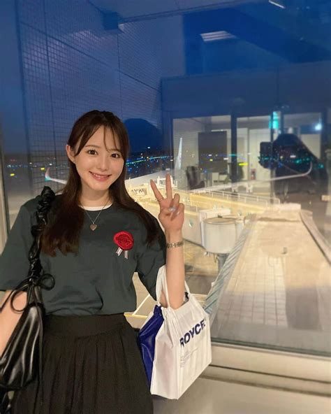 伊藤小春さんのインスタグラム写真 伊藤小春instagram「時系列とか全無視だけど、、🛩 ︎ ⁡ ⁡ ①友達とおそろいで買った小樽
