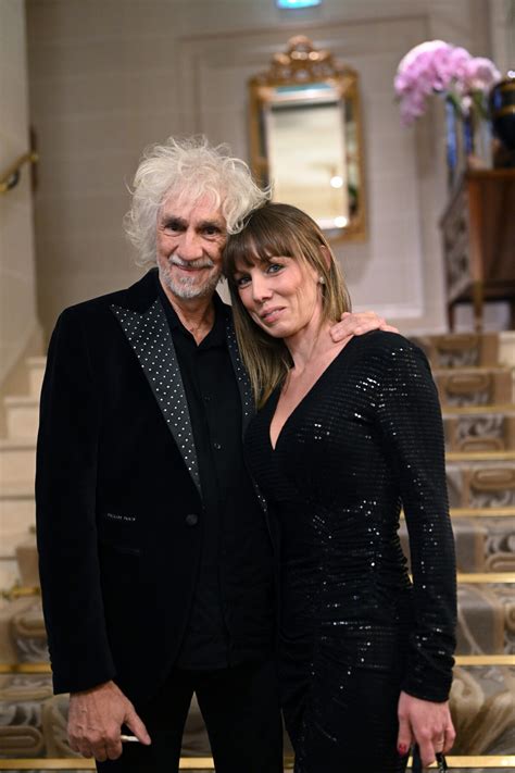 Photo Une cérémonie intime après une idylle de dix ans Louis