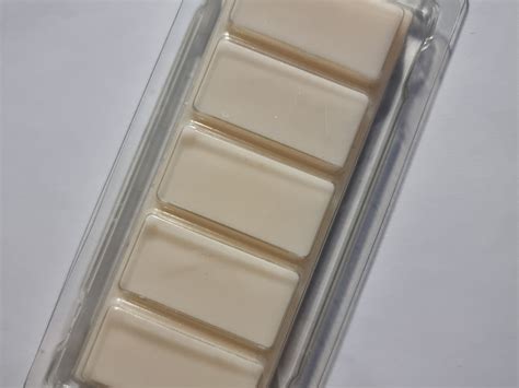 Naked Melt Armani Si Room Rescue